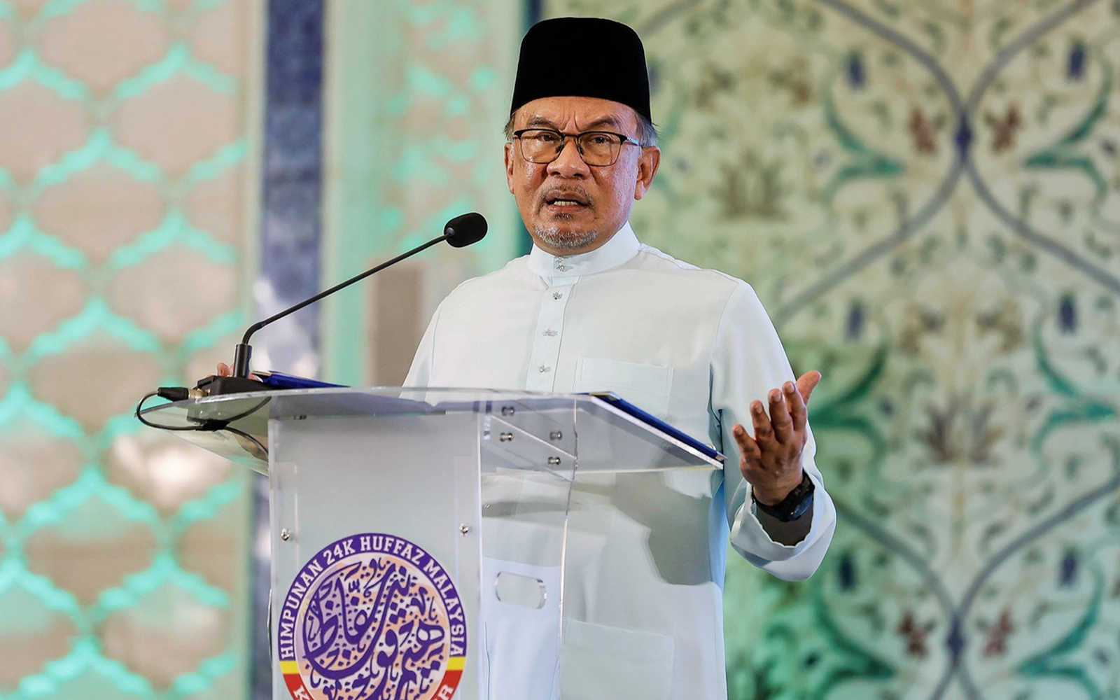 Islam in Malaysia at a crossroads, says Anwar | FMT