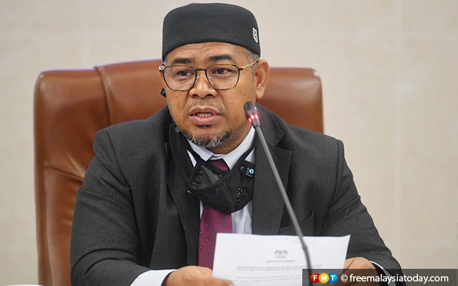 Halal cert for Muslim-owned eateries unnecessary, says Umno’s ulama ...