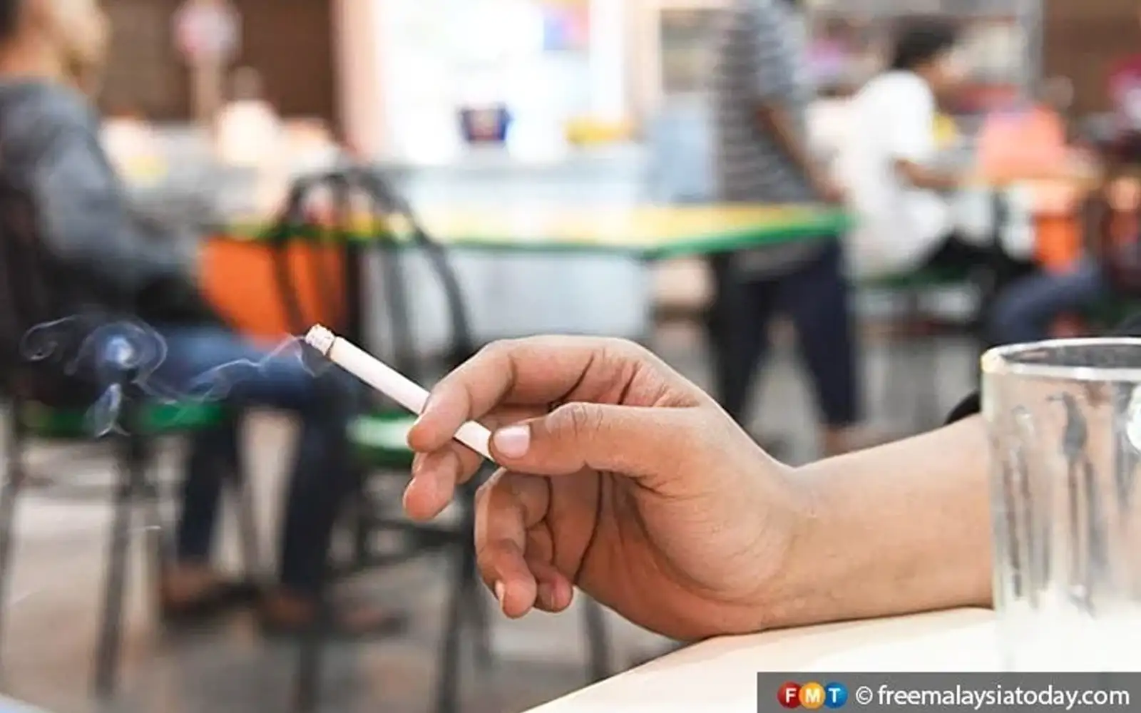 Kerajaan tiada hasrat tarik balik larangan merokok di pejabat | FMT