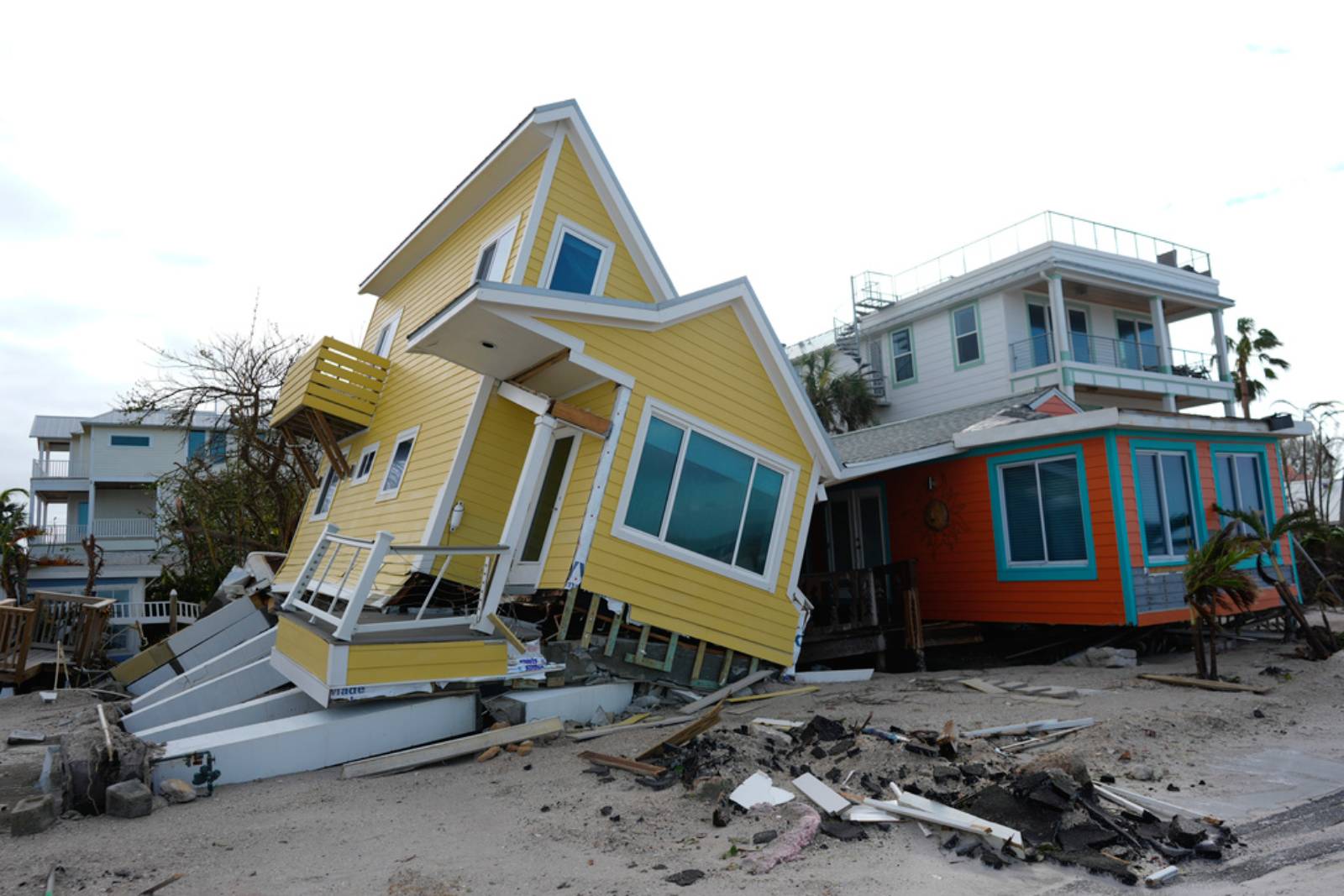Hurricane Milton leaves at least 10 dead, millions without power in ...