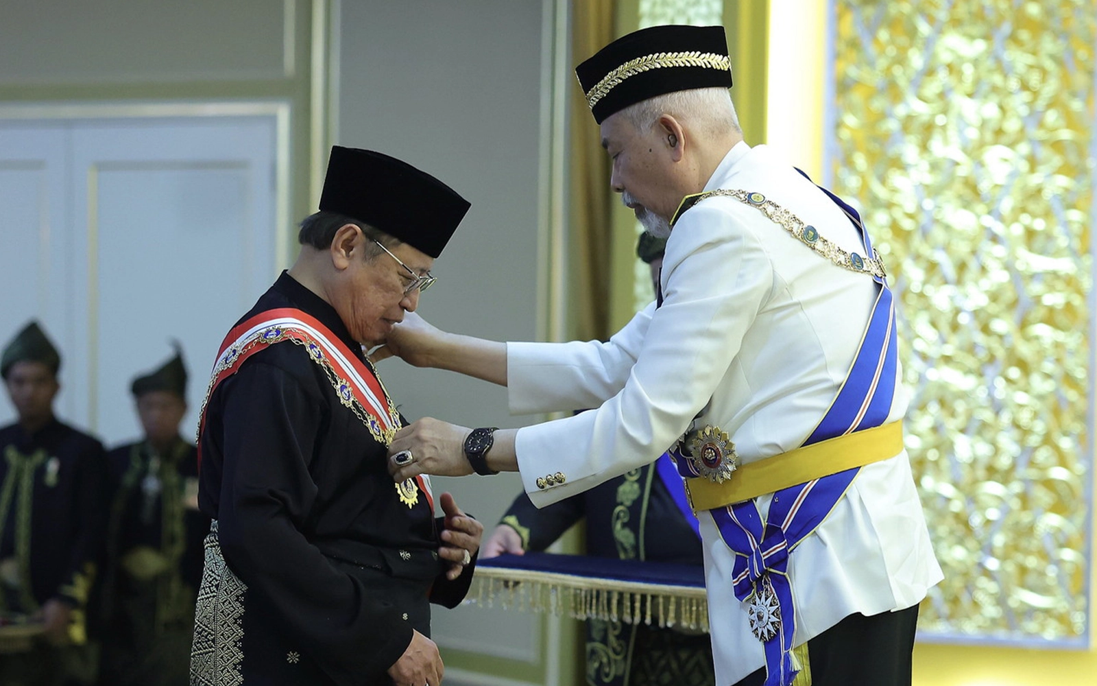 Abang Johari leads list of recipients of Sabah state honours | FMT