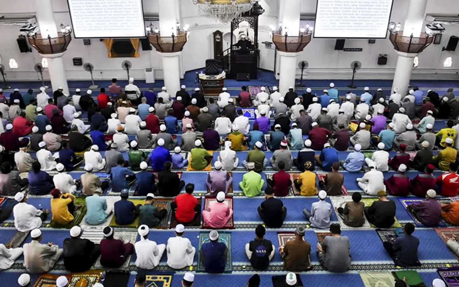 Tertinggal rukun khutbah, solat Jumaat kariah 16 masjid ditafsir tak ...