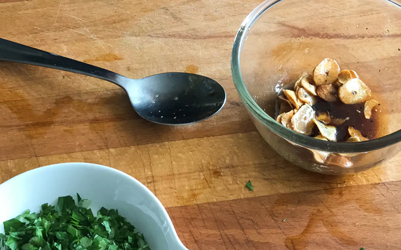 Bitter, sweet and delicious garlic in sesame oil | FMT