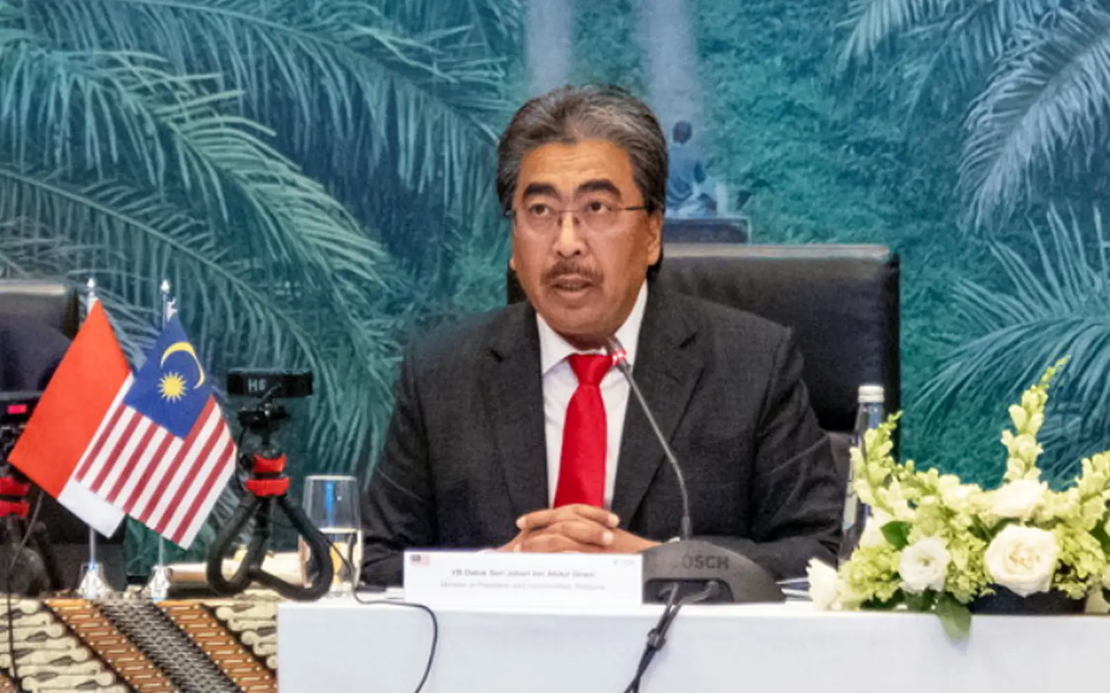 Johari calls for greater Malaysia-Indonesia cooperation to address palm ...