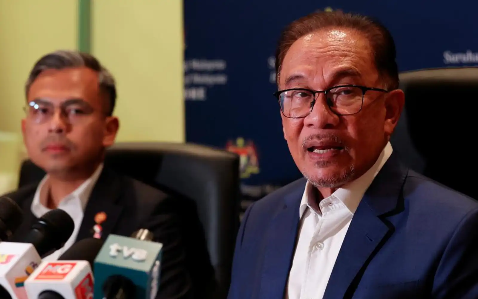Anwar’s achievements marred by online slander, says Fahmi | FMT