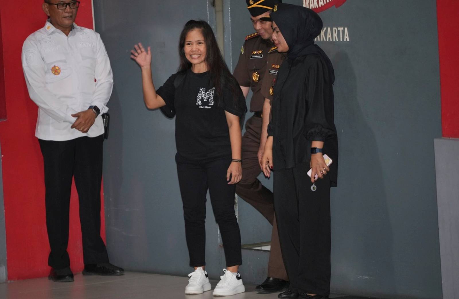 Filipino on Indonesia’s death row flies home to ‘new life’ | FMT