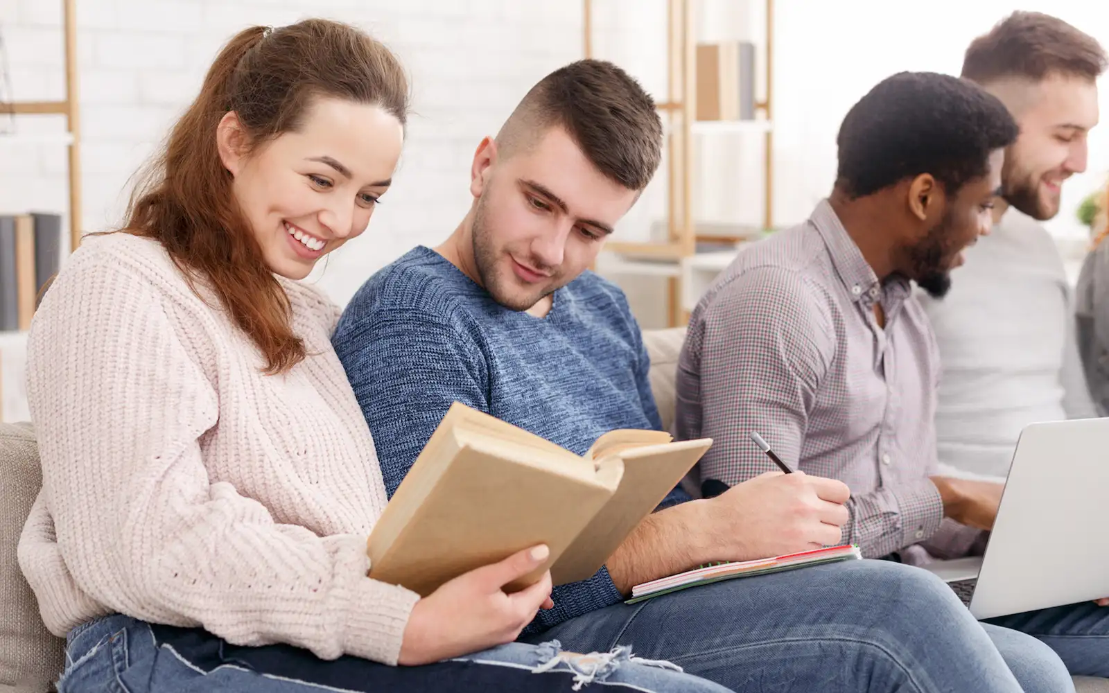 Mentally stimulating downtime activities linked to better brain health ...