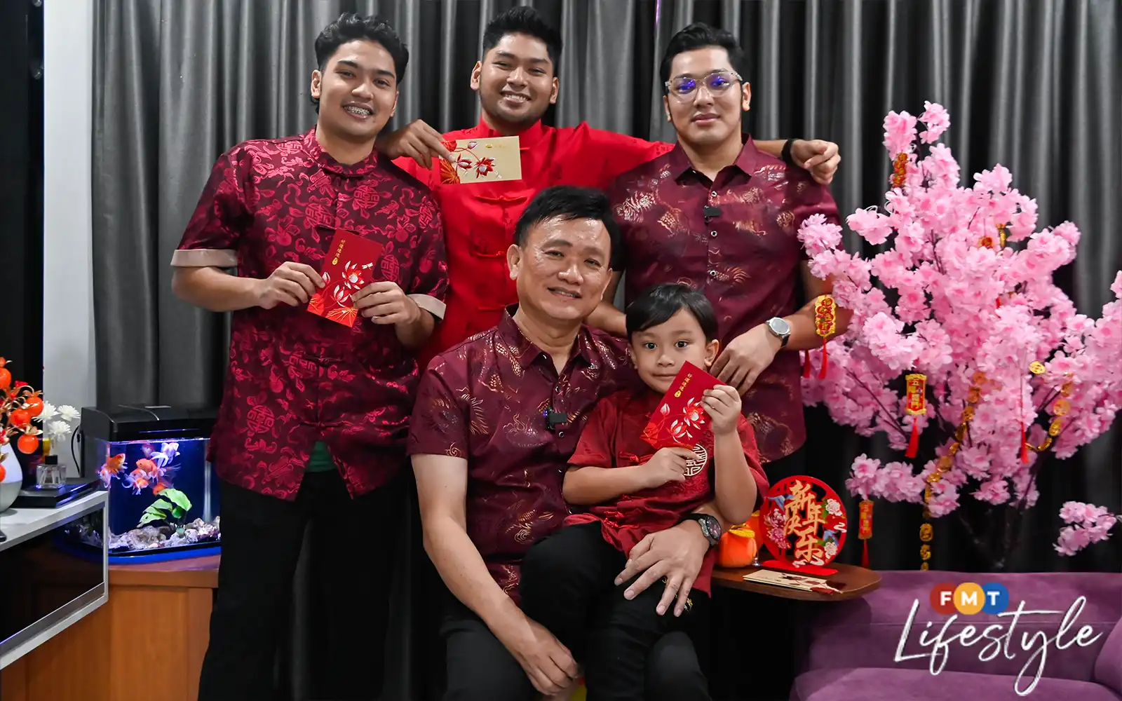 Uncle Mike and his boys ring in the ‘tung-tung-chiang’ | FMT