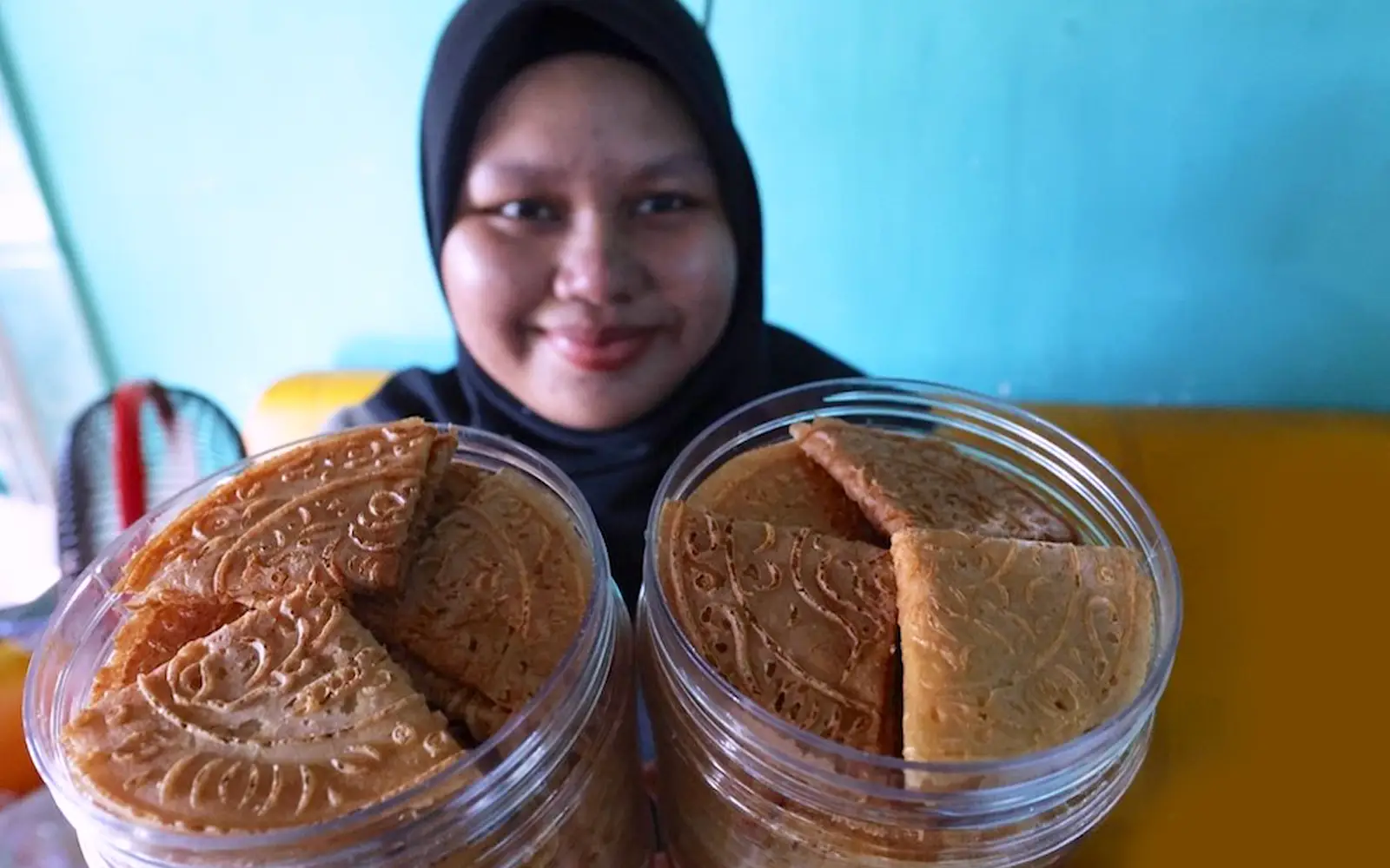 Kamsiah’s kuih kapit a hit during festive seasons | FMT