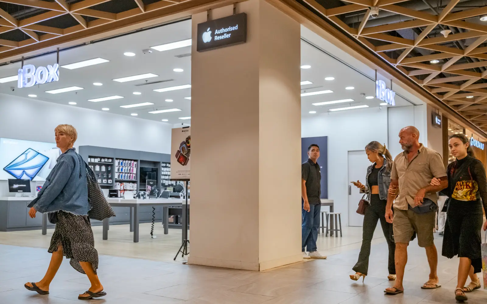 Indonesia upholds iPhone 16 ban after Apple offers US$1bil investment | FMT