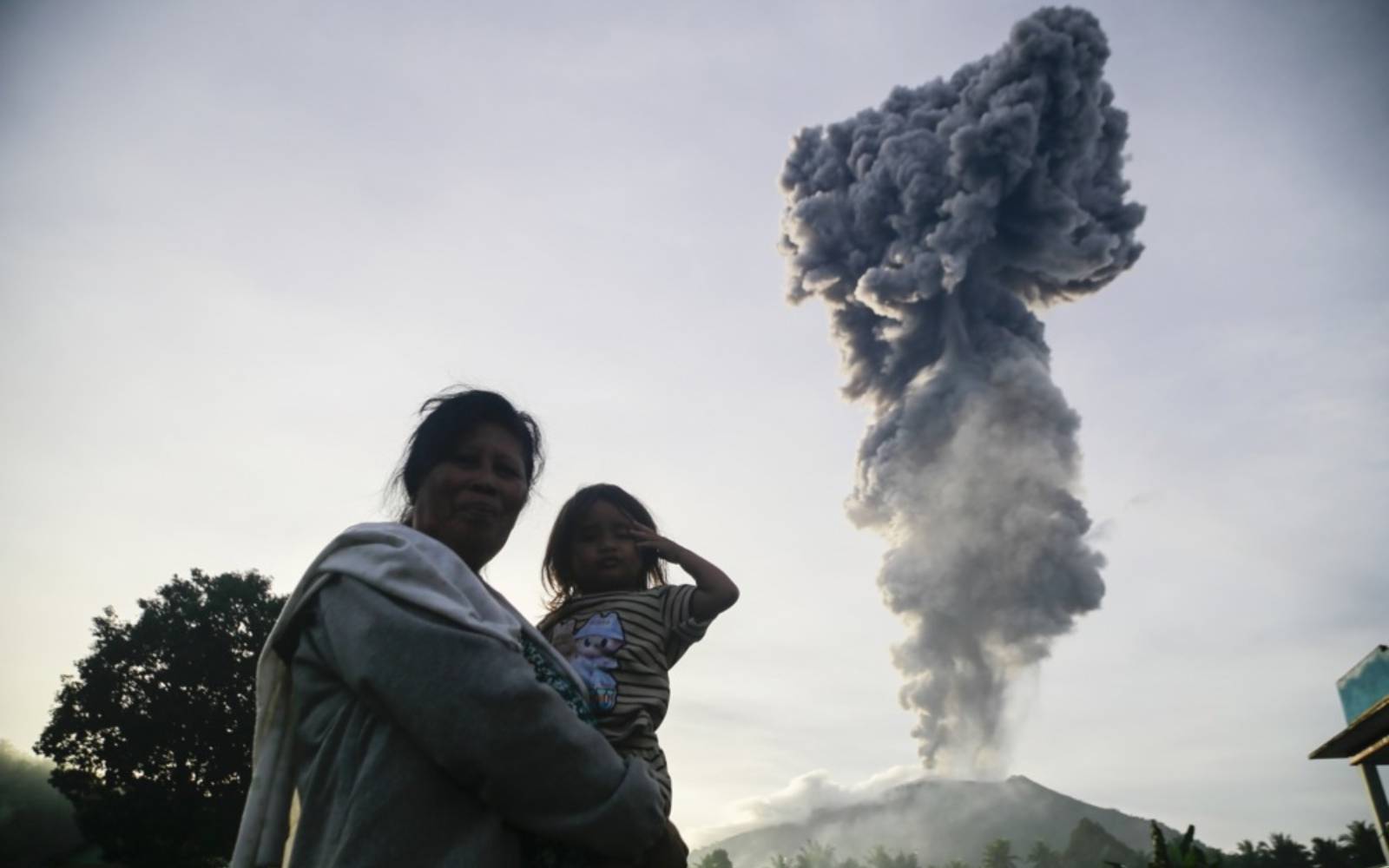 Rescuers evacuate 3,000 residents near Indonesia’s Mt Ibu after eruption | FMT