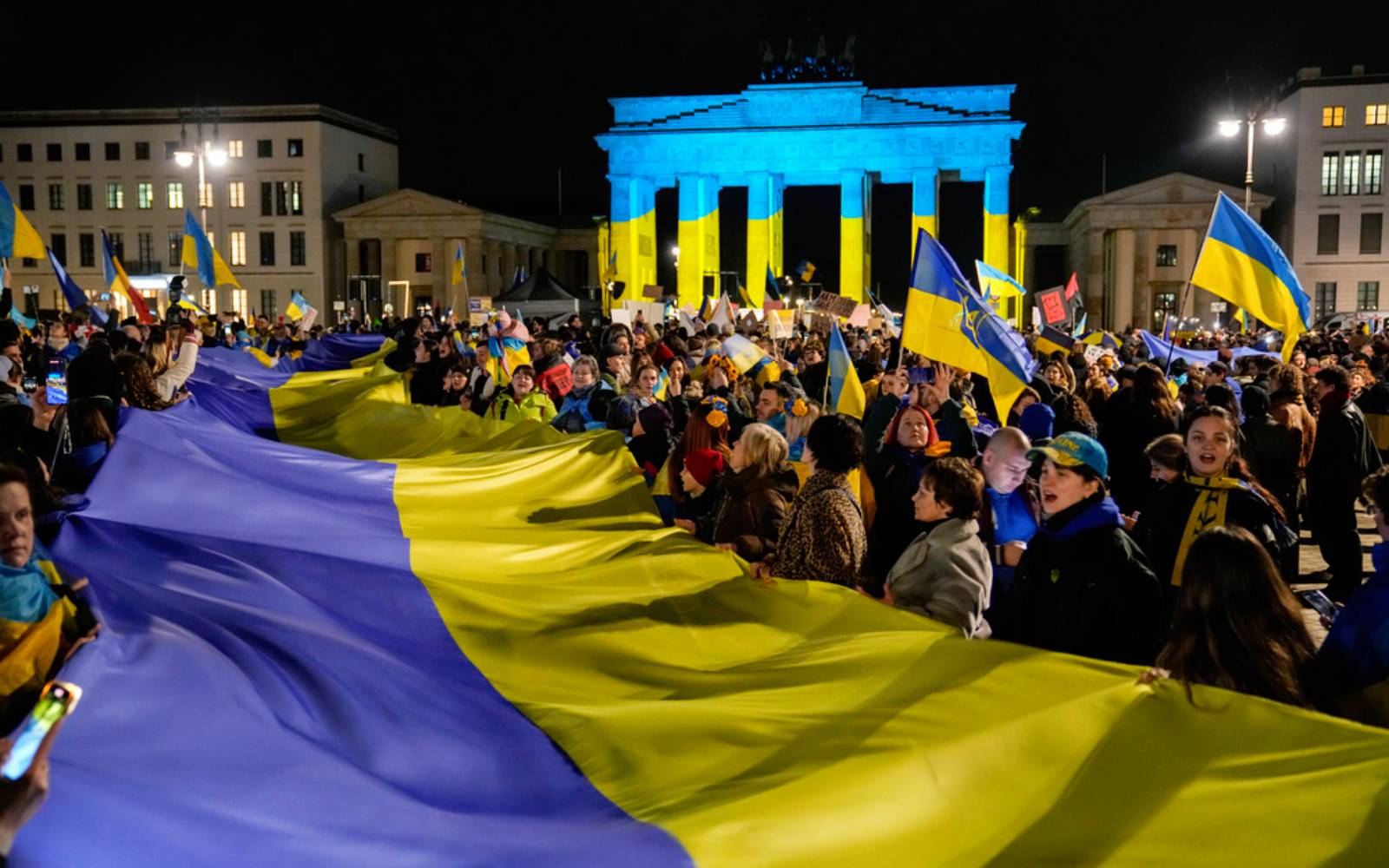 Protesters demand Germany stand by Ukraine on invasion anniversary | FMT