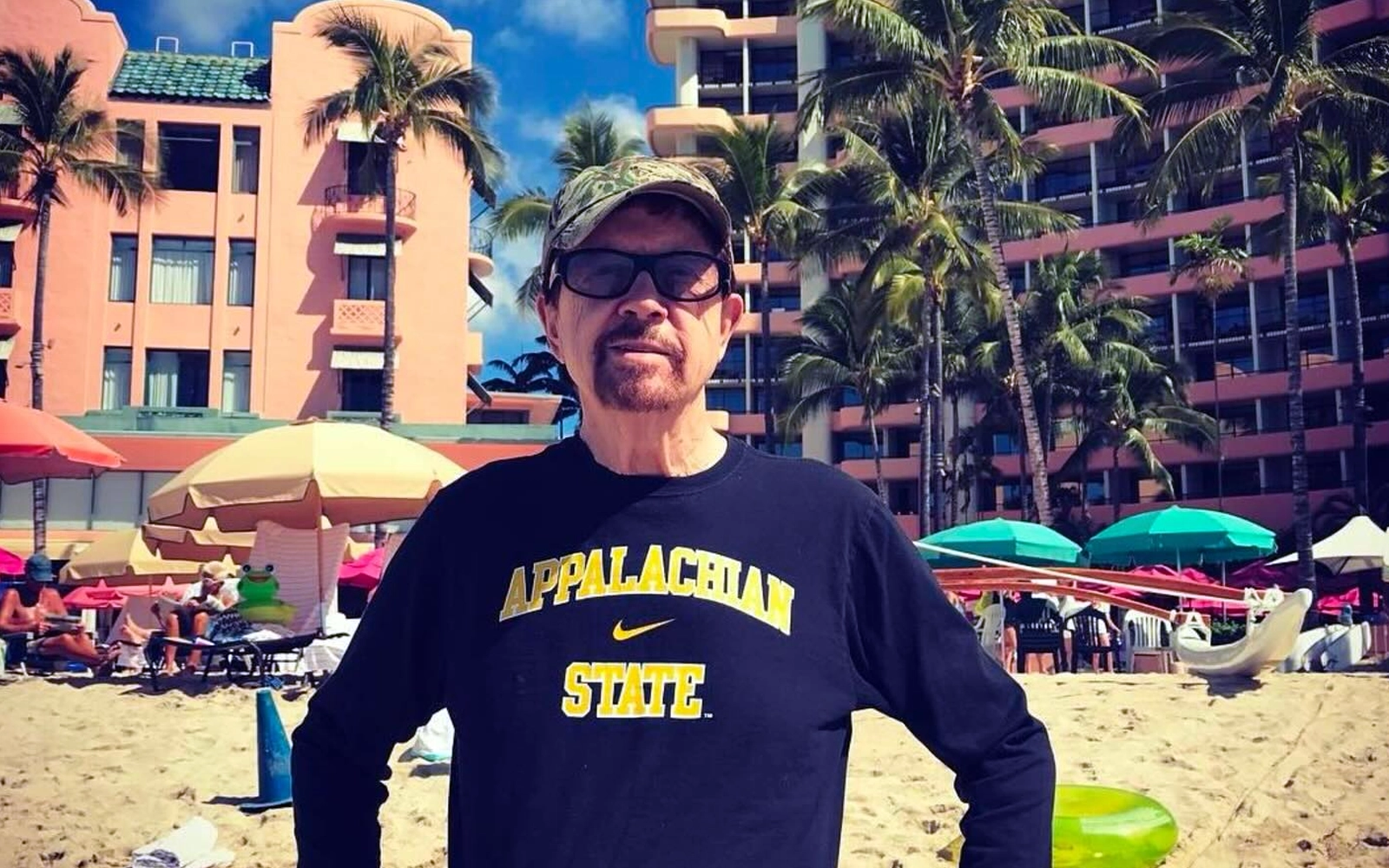 Author Tom Robbins dies at 92 | FMT