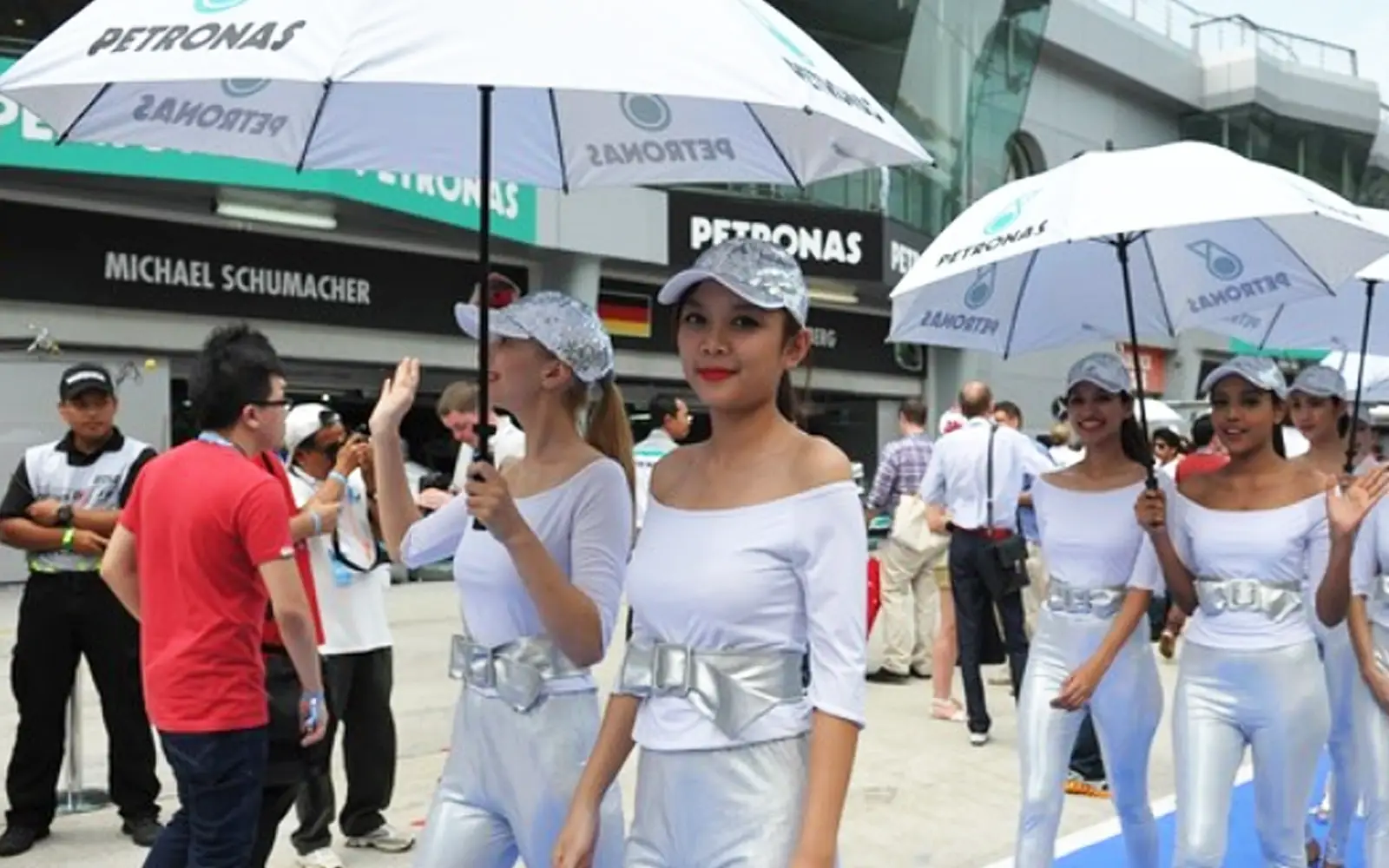 Penganjur MotoGP tentukan kehadiran gadis litar, menteri beritahu wakil PN | FMT