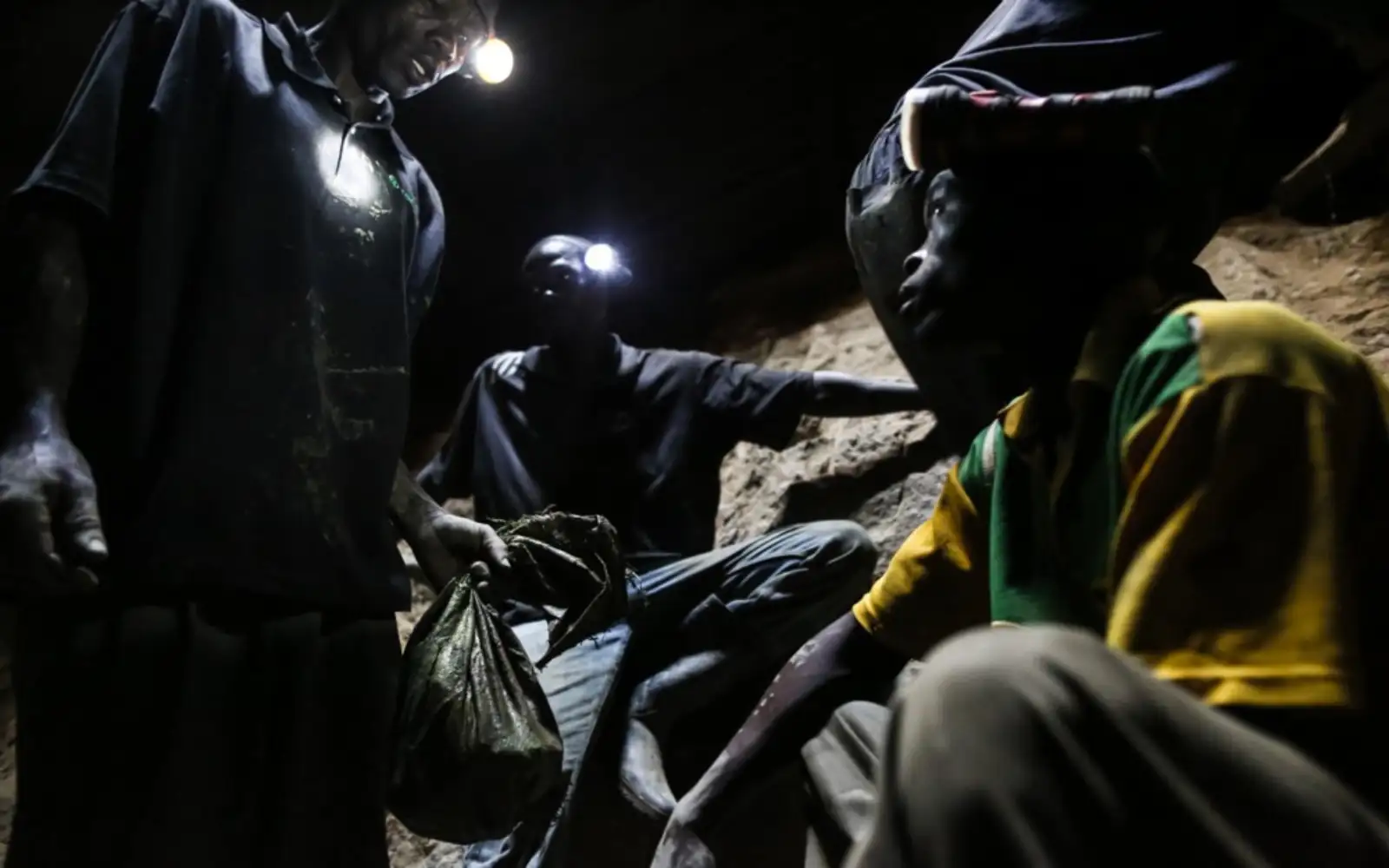 12 trapped after gold mine collapses in Kenya | FMT
