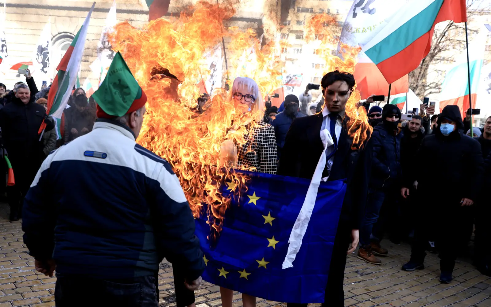 Bulgaria’s anti-euro protesters try to storm EU mission building | FMT