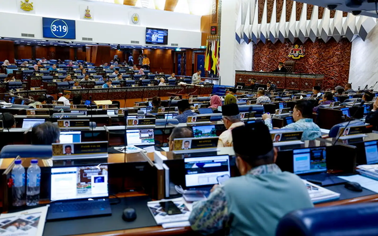 Guna kebijaksanaan lulus RUU Perkhidmatan Parlimen, Anwar seru wakil ...