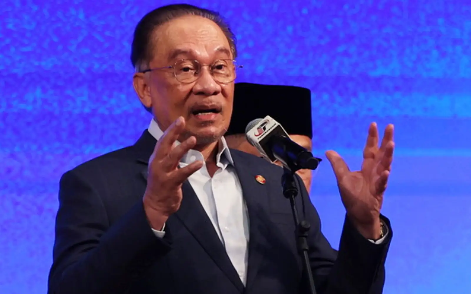 Projek pembangunan, kebajikan diteruskan di semua kawasan, kata PM | Hot FM