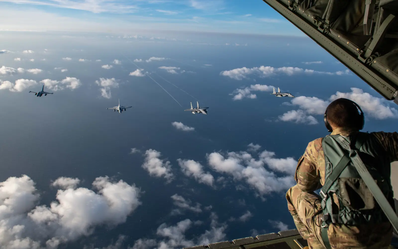 Philippines, US in joint air patrols over South China Sea | FMT