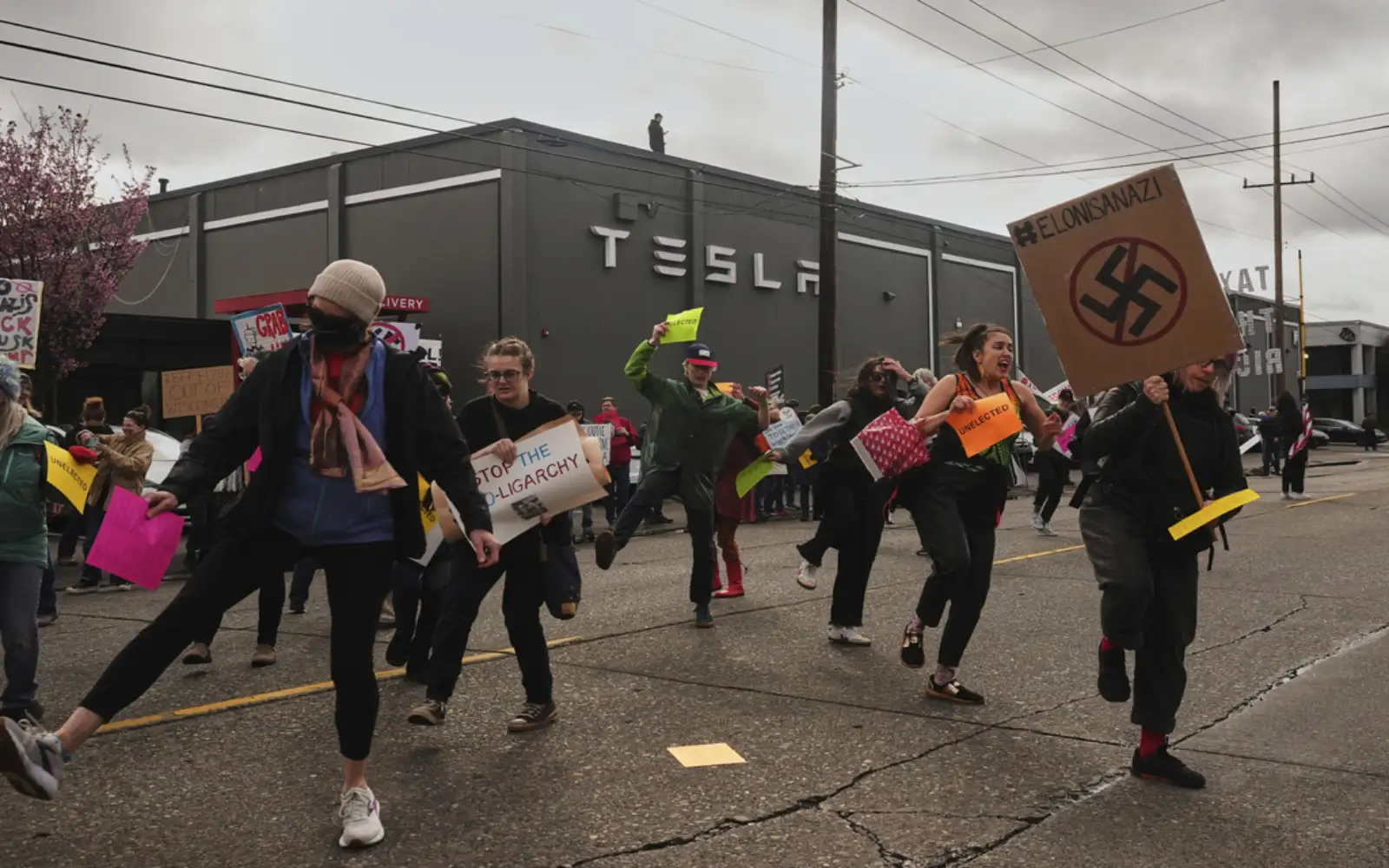 Protesters slam Musk at Tesla dealerships in US, Europe | FMT