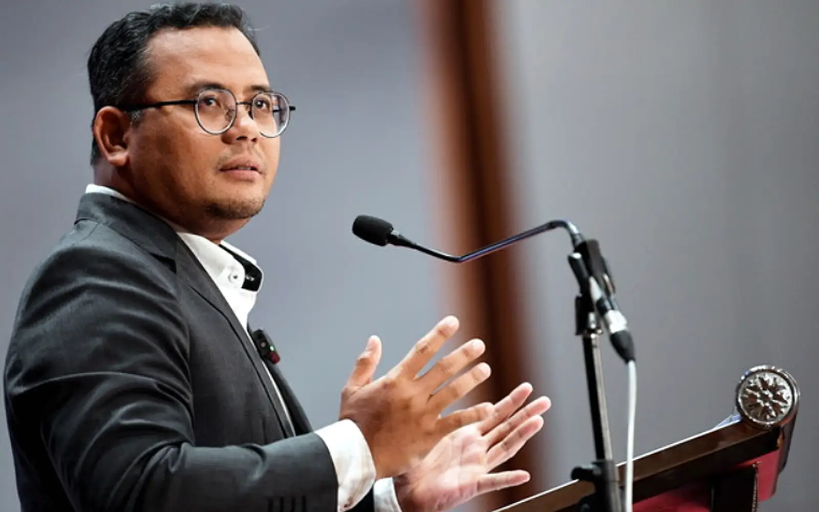 Penjawat awam Selangor dapat bantuan setengah bulan gaji, kata MB | FMT