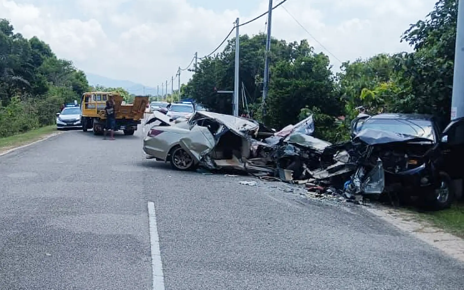 Student killed after 4WD veers, crashes into car | FMT