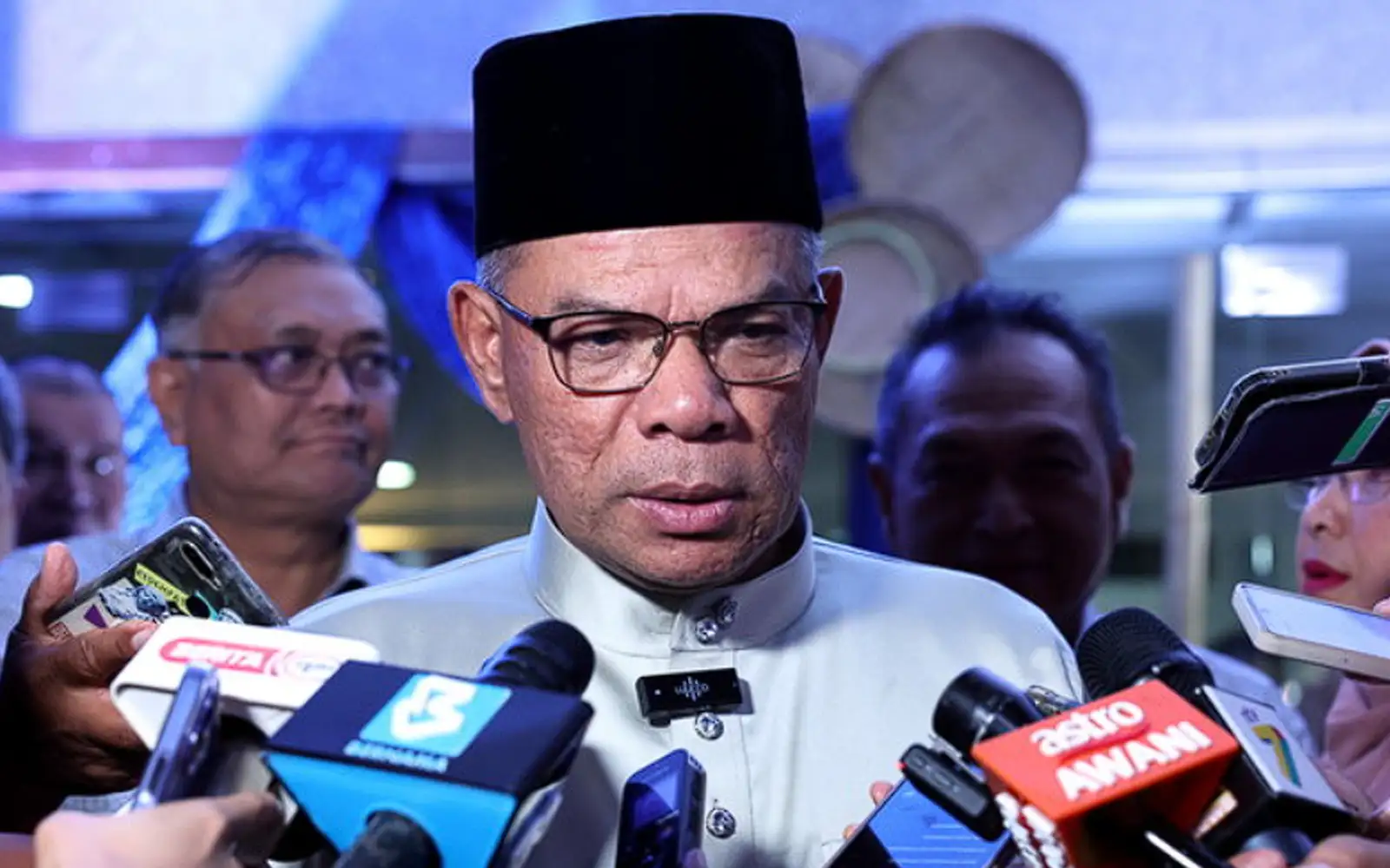 Saifuddin praises Era FM DJs for apologising but says probe must go on | FMT