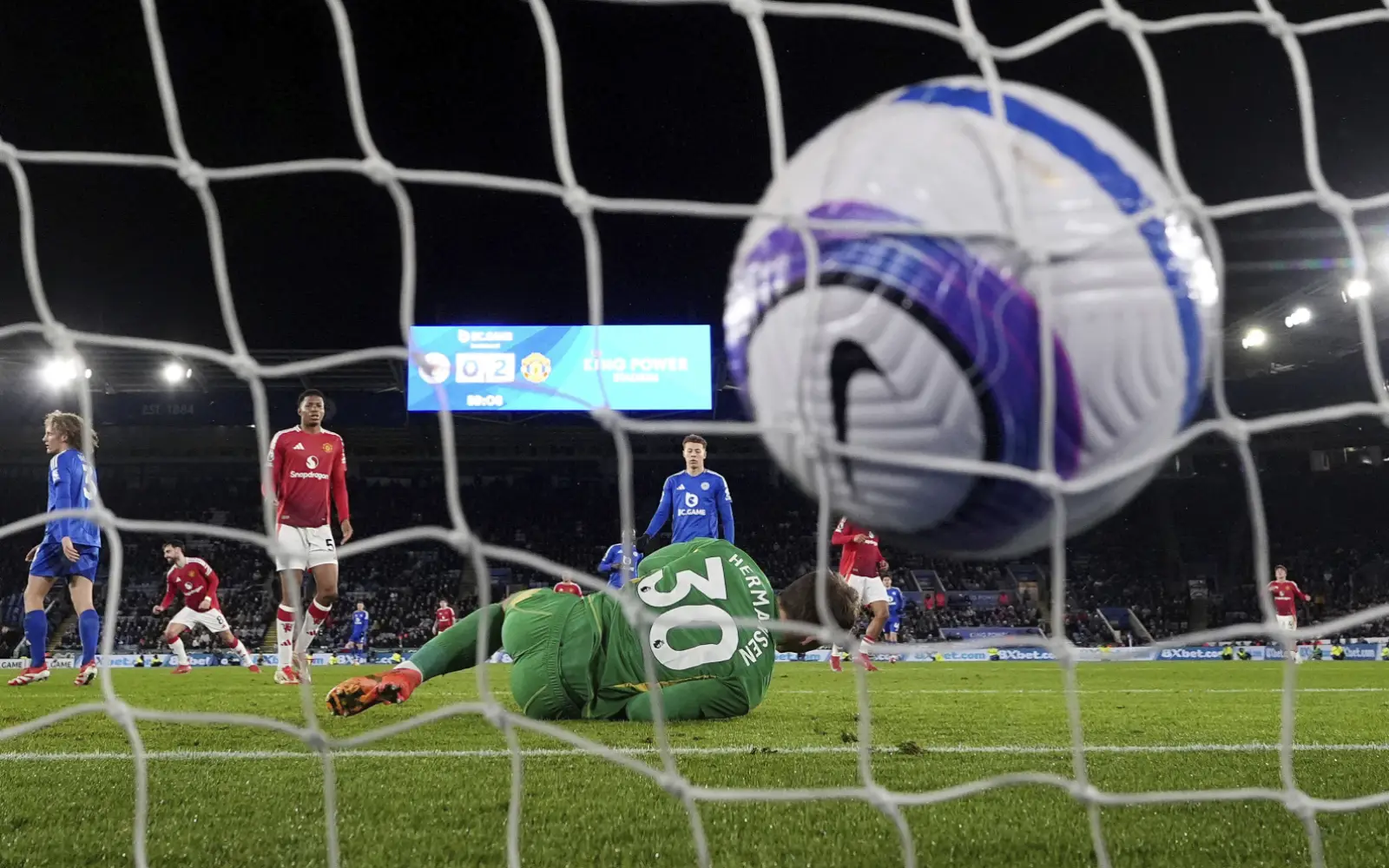 Manchester United win 3-0 at struggling Leicester | FMT