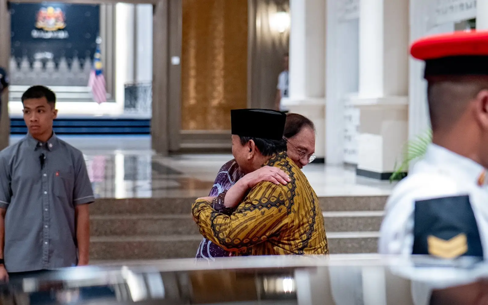 Bincang ‘pelbagai perkara’, Prabowo jumpa Anwar malam ini | FMT