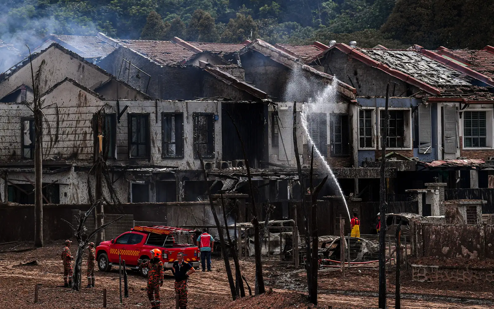 190 homes, 148 cars damaged by Putra Heights gas pipeline blaze | FMT