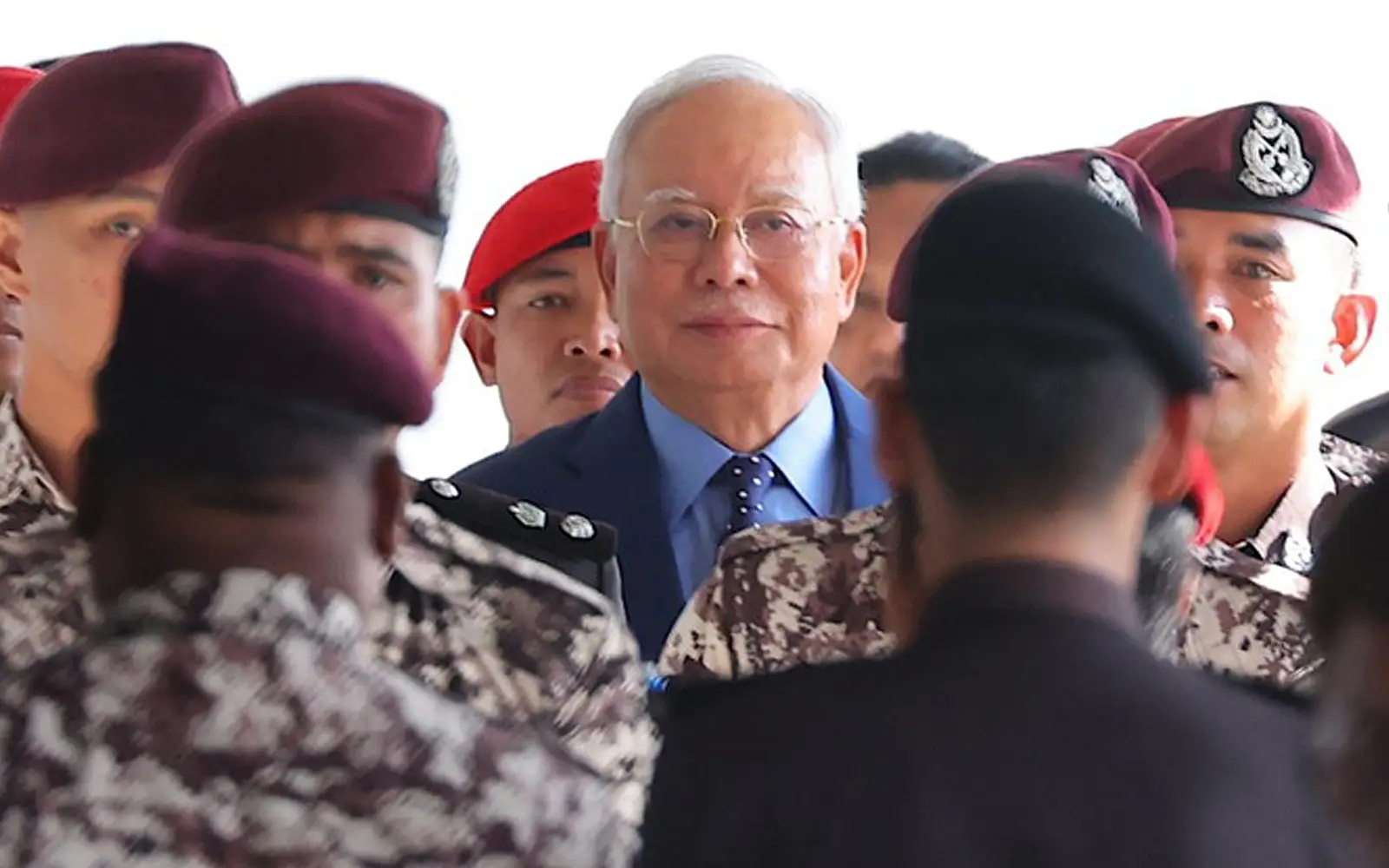 Forensic examiner unable to verify Najib’s signature on documents | FMT