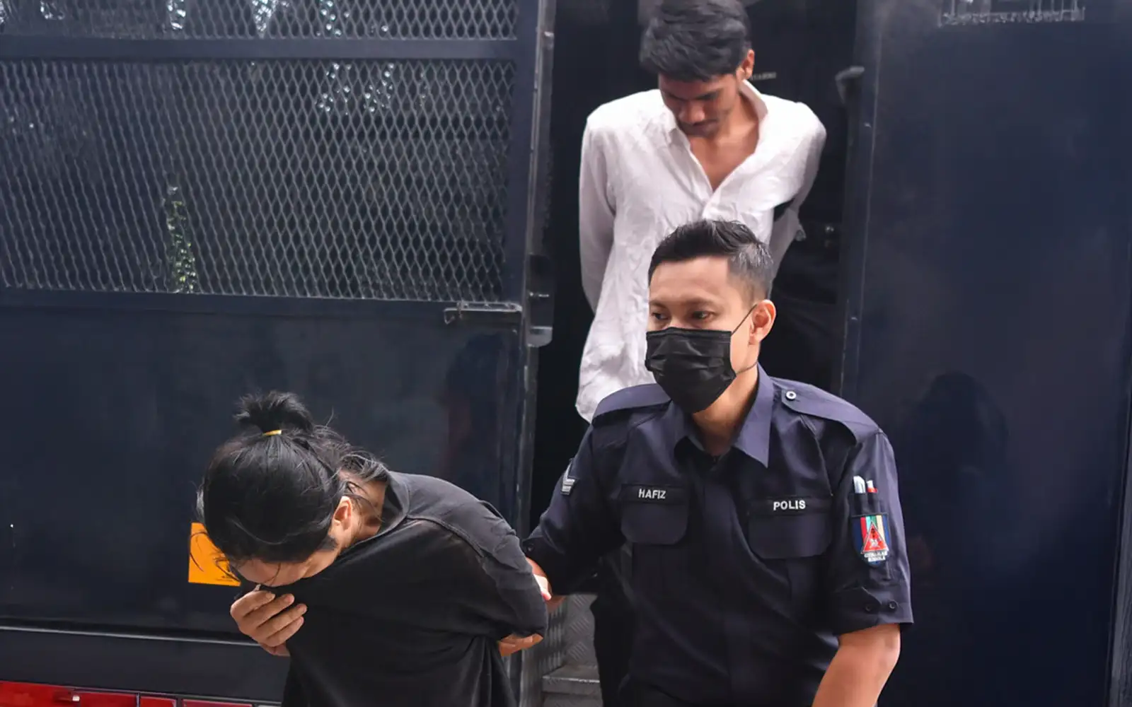 2 friends claim trial to robbing 6 convenience stores in Kelantan | FMT