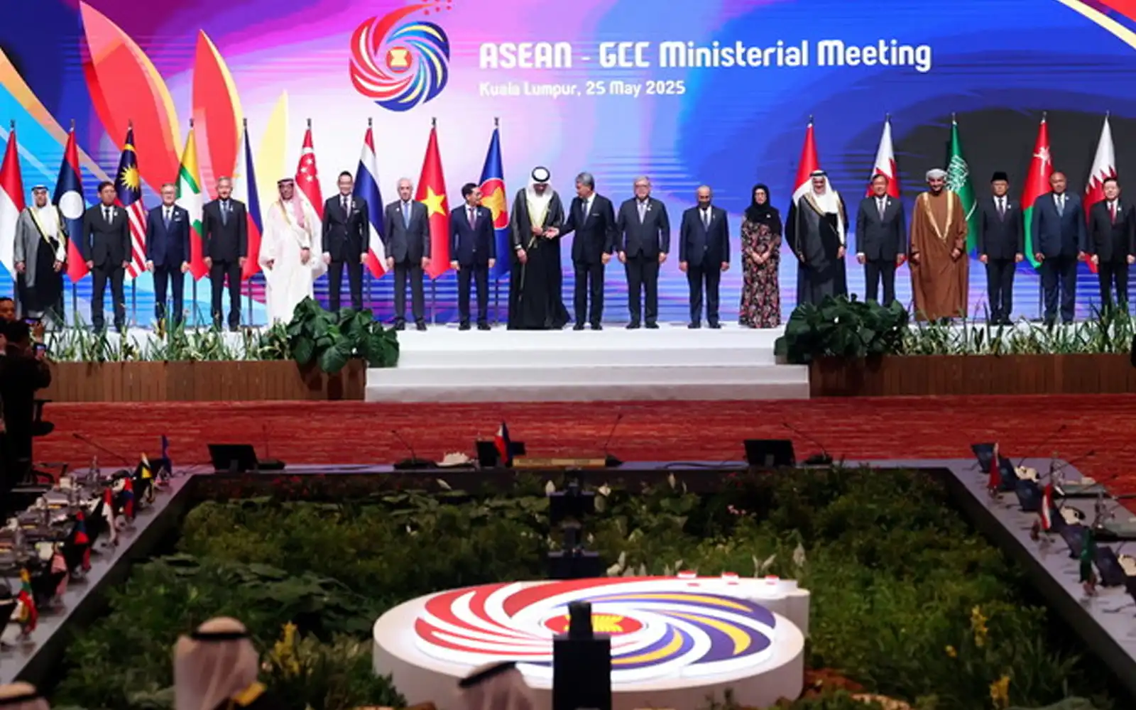 Malaysia, Gulf Cooperation Council sign MoU to begin FTA talks | FMT