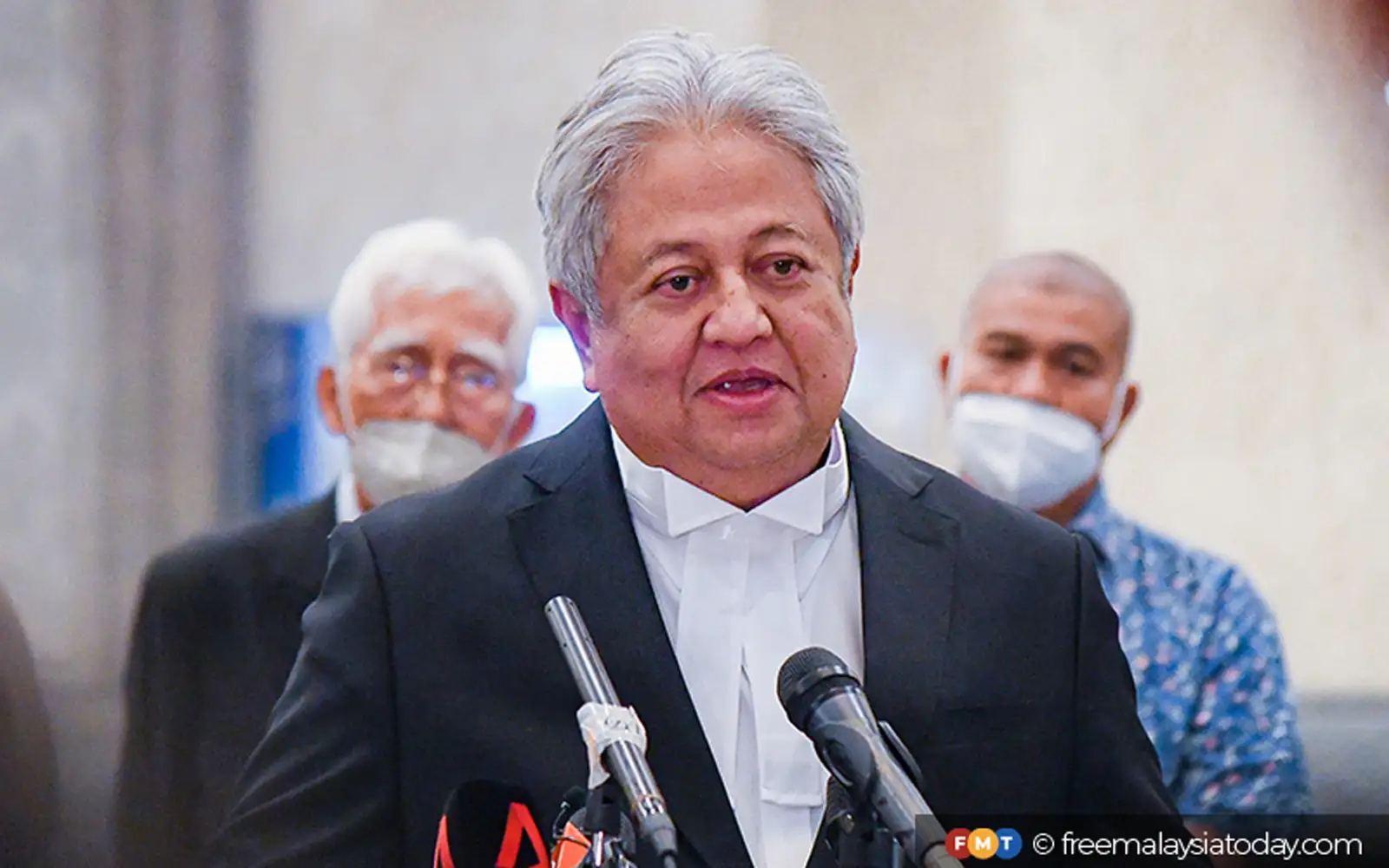 Zaid, 2 others lose defamation suit against Malaysian Bar | FMT