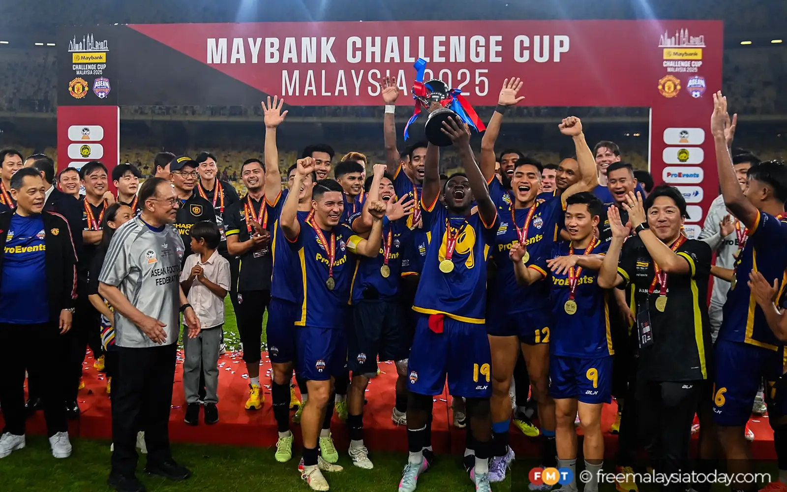 Teamwork key to Asean All-Stars’s win over United, says Anwar | FMT