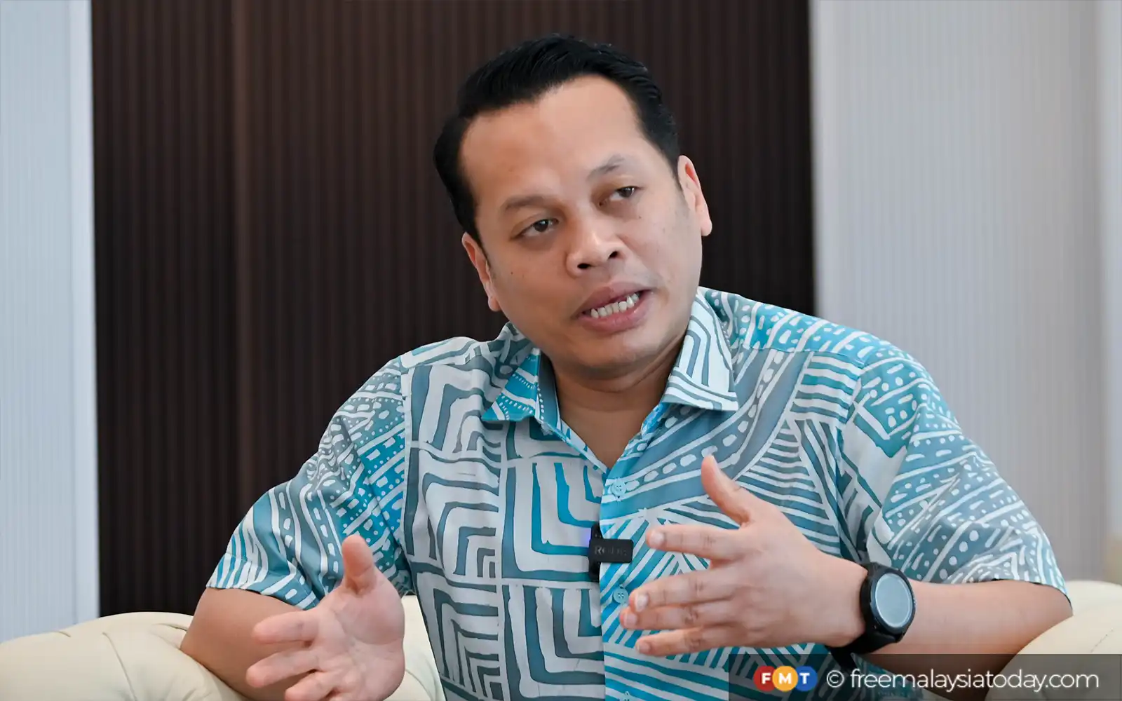 After Rafizi, now Nik Nazmi quits as minister | FMT