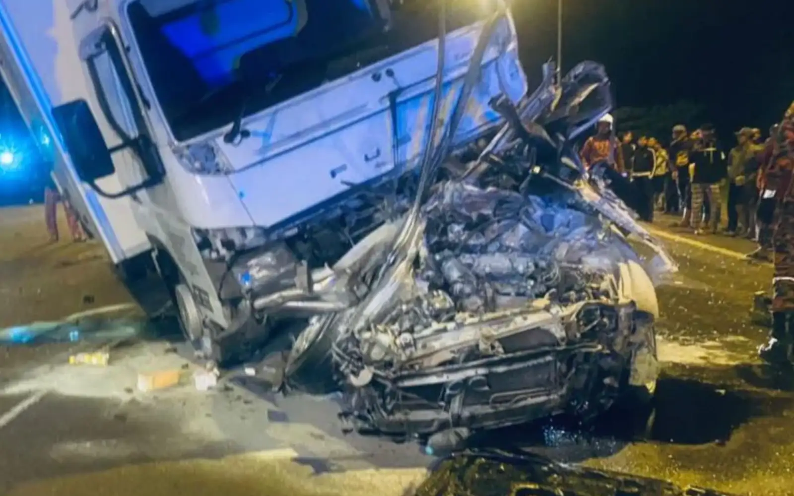 Suami isteri maut, 3 anak parah kemalangan di Pekan | FMT