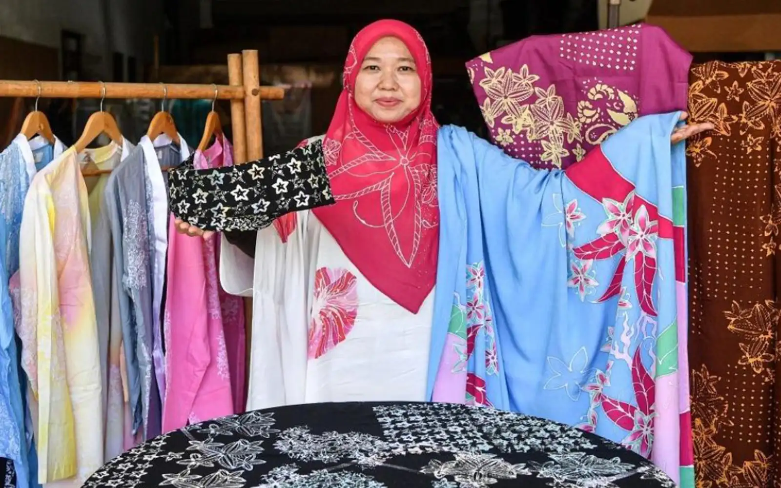 ‘Bunga lado’ batik gains ground as N Sembilan’s signature design | FMT