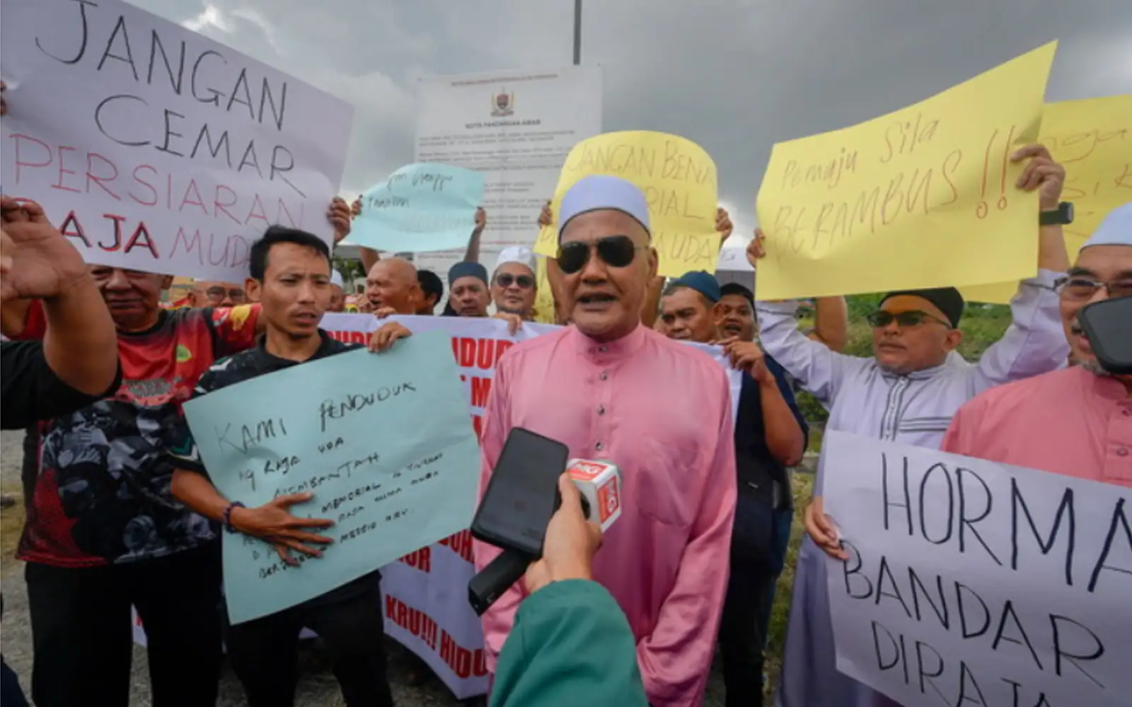 Klang villagers up in arms over columbarium project | FMT